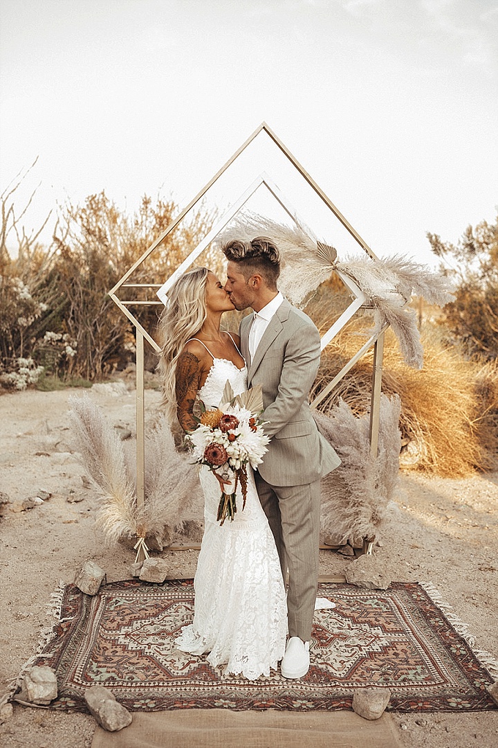 Ask The Experts: How to Choose a Wedding Photographer - 5 Key Points - Boho Wedding Blog